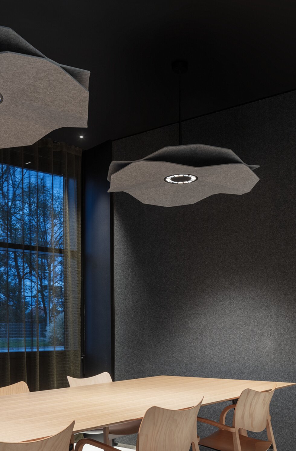 SOUNDCATCHER – Shaping sound and light – Acoustic luminaire I xilence